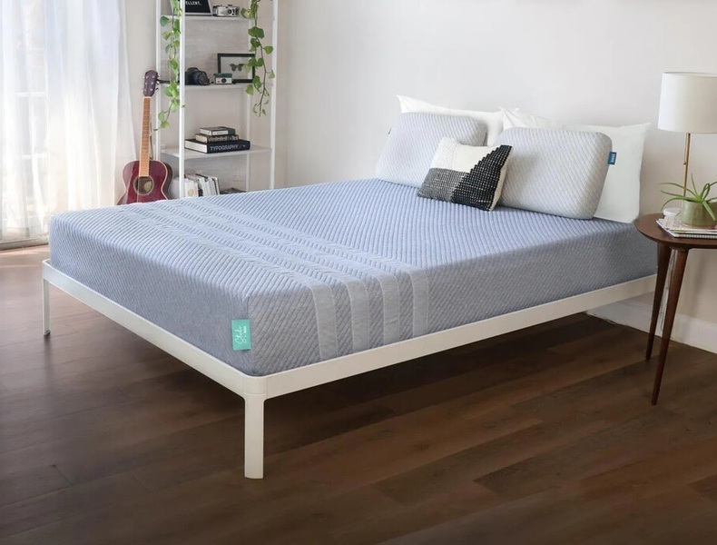 Best All-Foam Queen Size Mattresses | BedtimeReviews.com